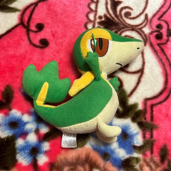 Pokemon | Toys | Pokemon Tomy Snivy Green Yellow Plush 8 | Poshmark